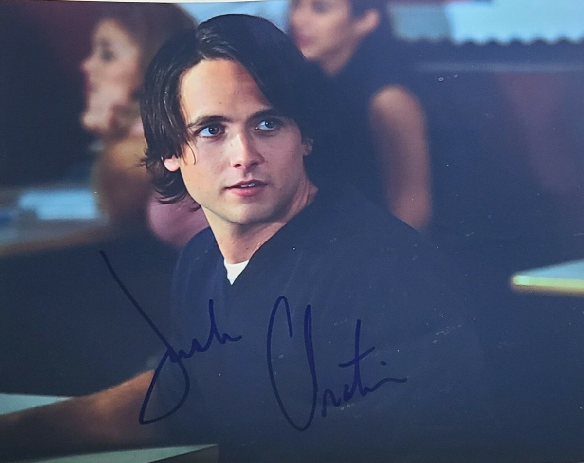 Justin Chatwin Shirtless