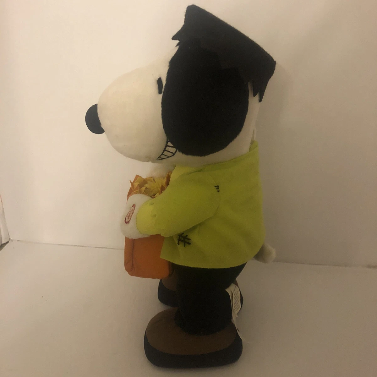Snoopy Howling