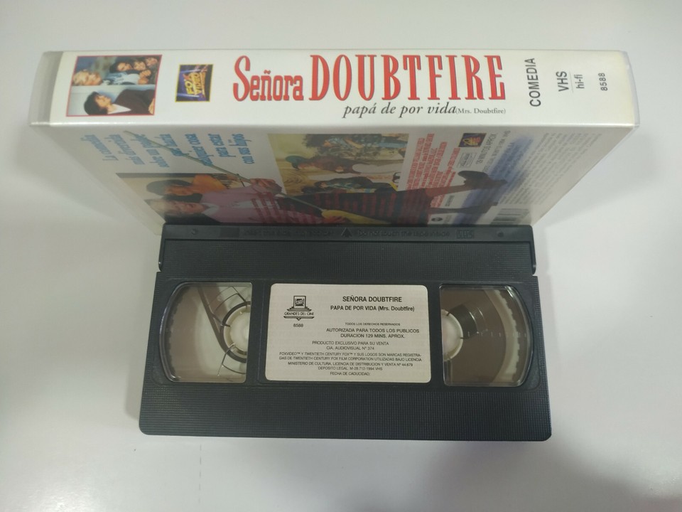 Mrs Doubtfire - Robin Williams Sally Field - VHS Tape Spanish | eBay ...
