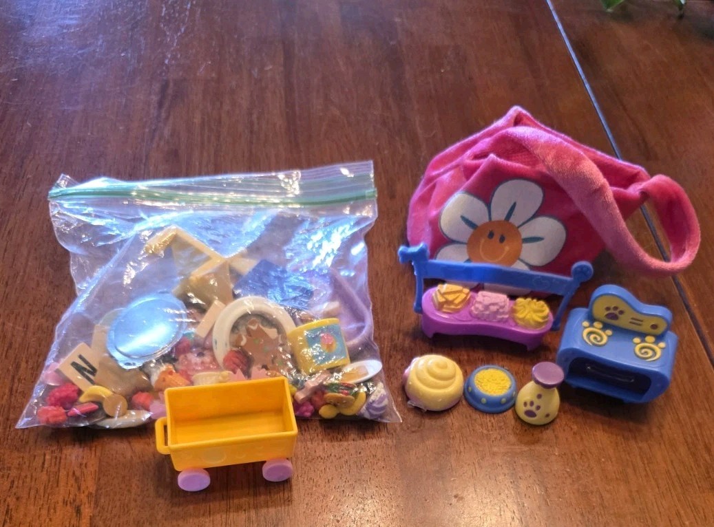 Littlest pet shop accessories lot Hat Bowl Cow Food Purse Dog Blue Pink ...