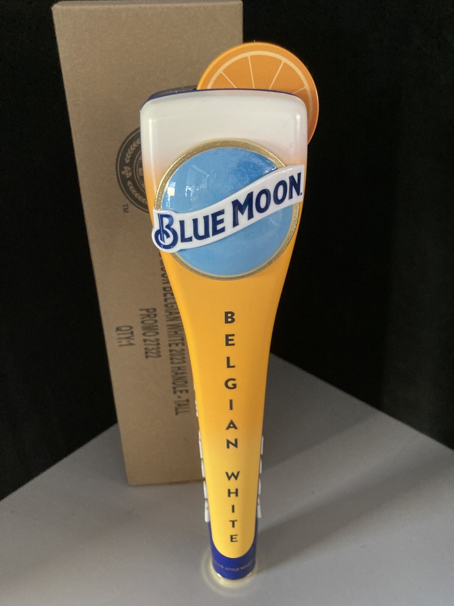 Blue Moon Draft Blue Moon Draft Beer In A Plastic Cup At Fish Tales