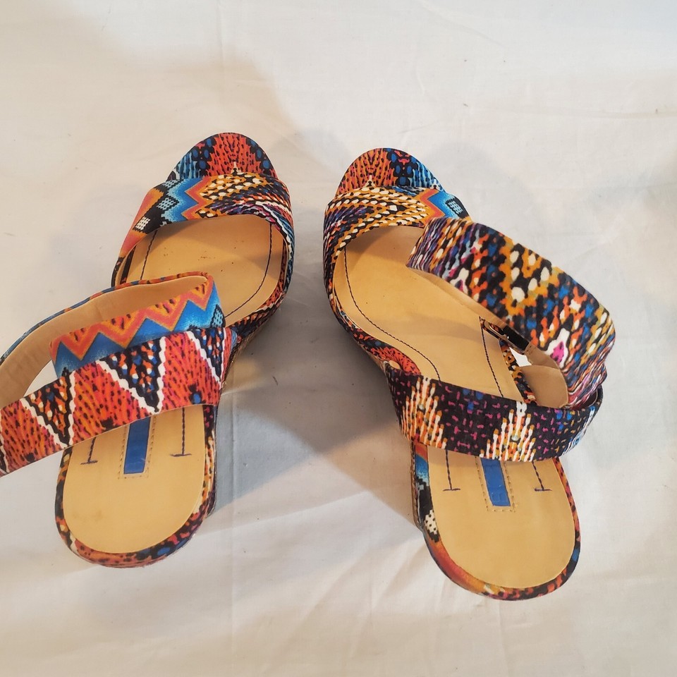 BCBGENERATION Women's 8.5 Raquel Platform Wedge Aztec Print Ankle Strap ...