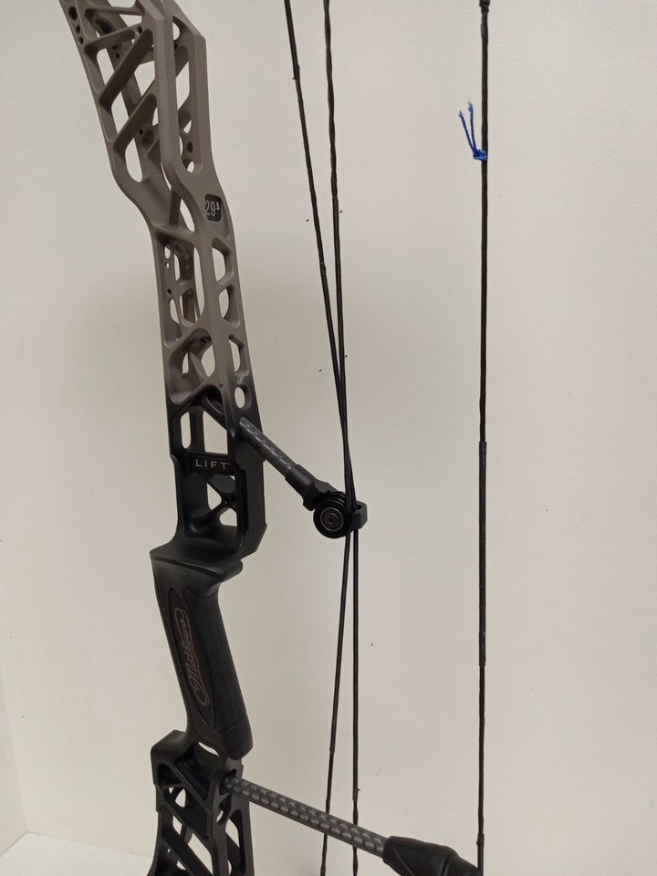 Mathews Lift 29.5 Archery Compound Bow Hunting RH 55 65# 28" Granite ...
