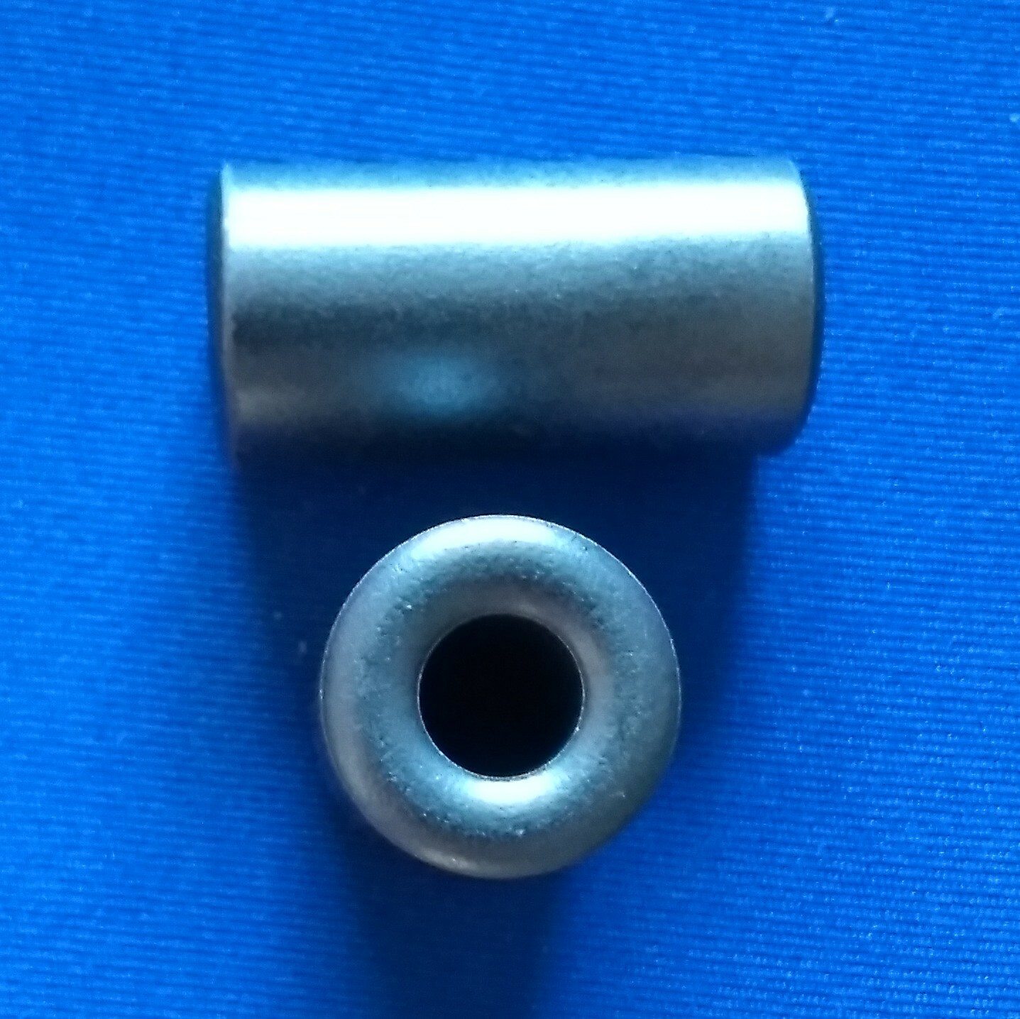 2 X Ferrite Tube Length 28mm Diameter 14mm Inside Diameter 6.5mm EMI ...