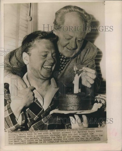 1948 Press Photo Joe Yule greets his son Mickey Rooney on his 28th ...