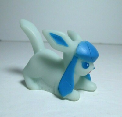 2010 Pokemon Finger Puppet Glaceon Figure Gotta Catch Them All Nintendo ...
