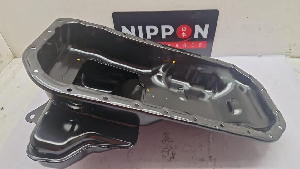 NEW GENUINE TOYOTA HILUX ENGINE OIL SUMP PAN 12101-0E010 | eBay UK