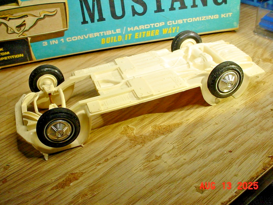 Vintage 1964 Ford Mustang Rolling Chassis 1/25 Scale AMT Model Parts ...