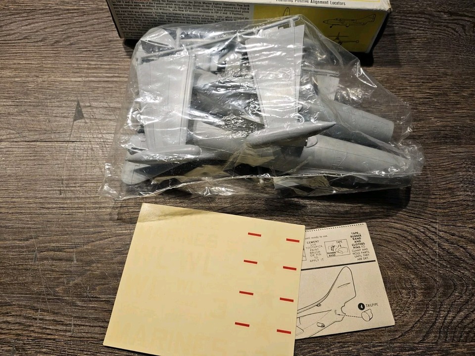 97-643 AMT 1:48 Scale USMC GRUMMAN F9F PANTHER Plastic Model Kit Free ...