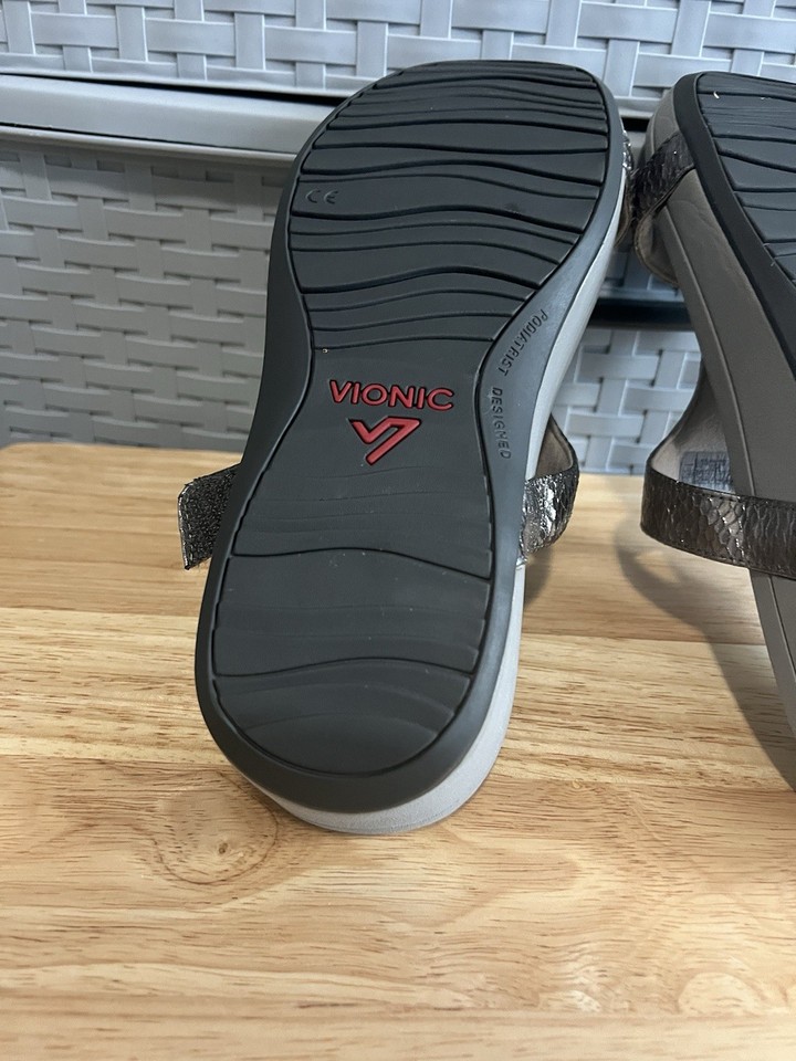 Vionic Ellie Metallic Snake Print Womens Size 8W Wide Width Pewter ...