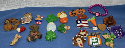 Lot Hallmark Pins Boyd’s Bears Holiday Brooch Easter St. Patrick's ...