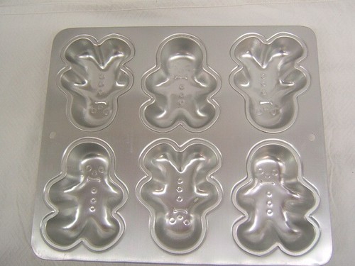 Wilton Mini Gingerbread Men Cake Pan 6 Cavity New | eBay