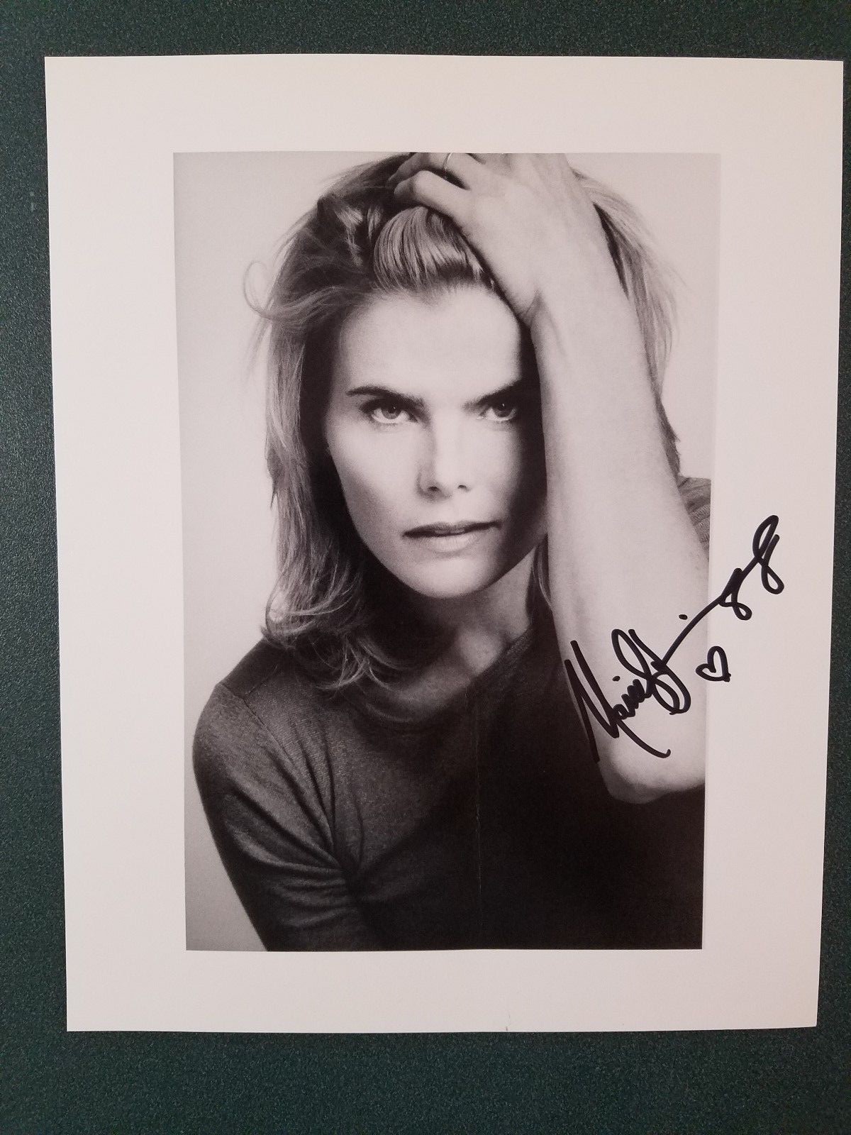 Mariel Hemingway-signed photo - JSA - Pose 9 | eBay