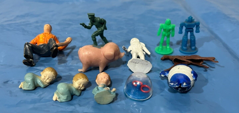 Bundle of Vintage Mixed Hong Kong Toy Figures Spaceman Robots Babies Mr ...