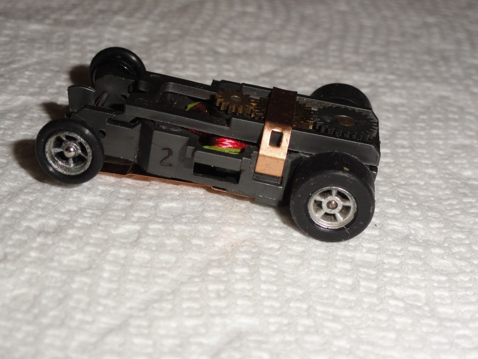 Aurora AFX Magna-Traction Red Wire Green Tip HO Slot CHASSIS Complete ...