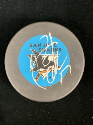Pat Falloon #17 (1991-1995) San Jose Sharks SIGNED NHL Hockey Puck w ...