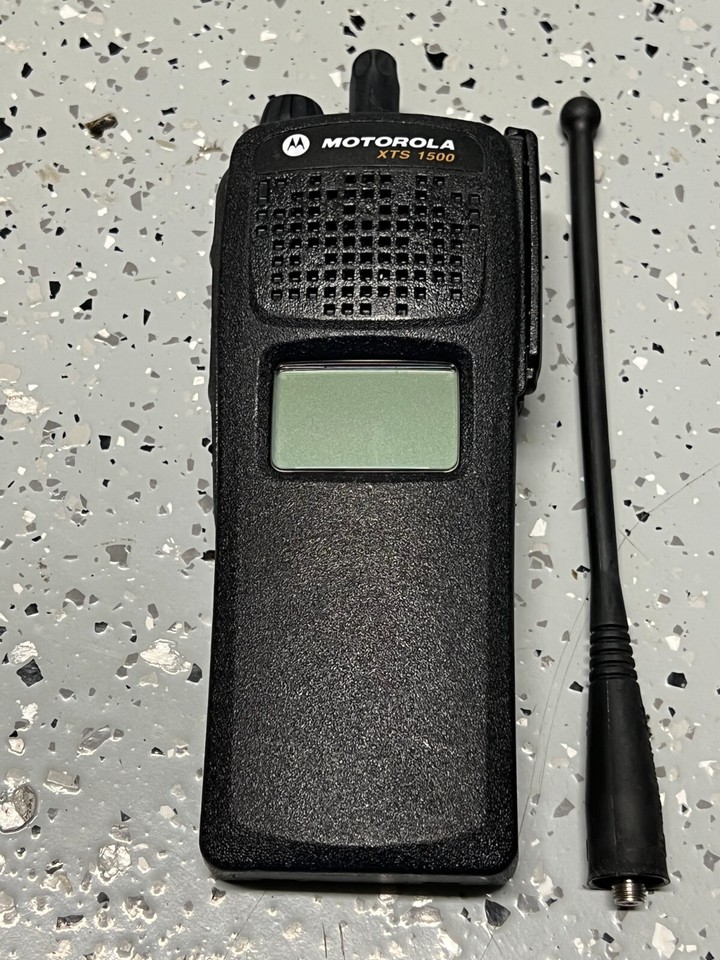 Motorola XTS1500 H66UCD9PW5BN 700/800 MHz P25 Digital Portable Two-Way ...