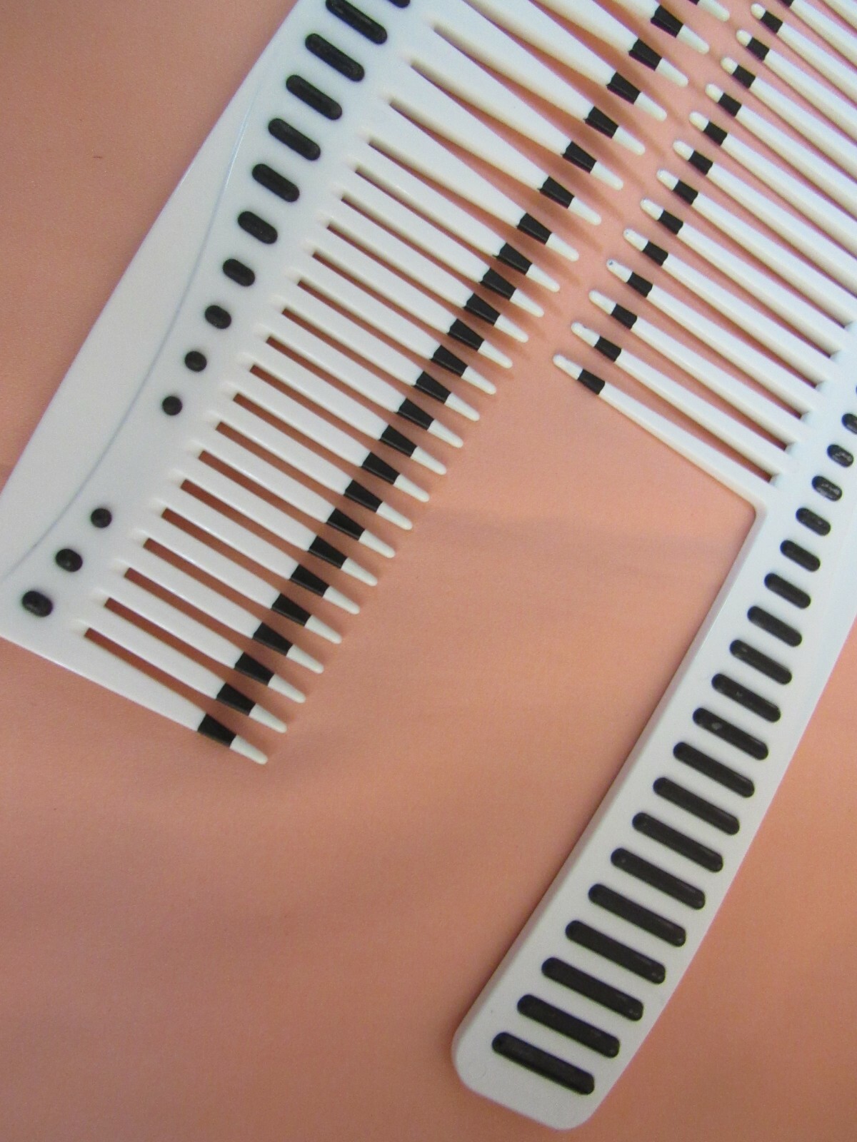 Mebco Double Volume Detangler Comb / High Volume ~2 PCS~ Black n' White ...