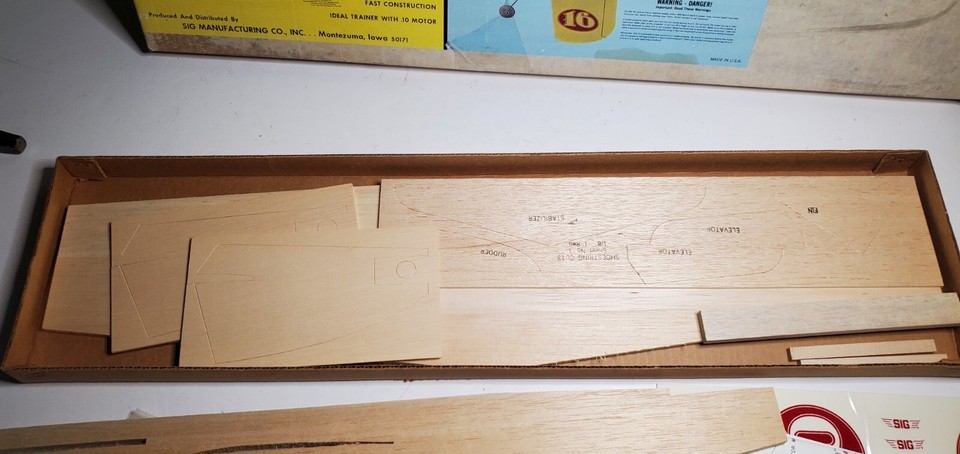 1975 SIG CL-13 Goodyear Racer Shoestring Model Airplane Kit New In Box ...