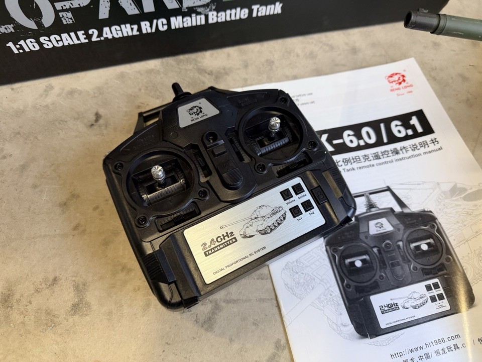Heng Long 1:16 RC Leopard 2A6 Tank – 2.4GHz – Boxed – Controller ...