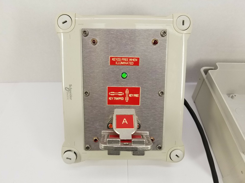 Allen Bradley 440T-MSRUE11 Slamlock Guard Trapped Key Solenoid Release ...