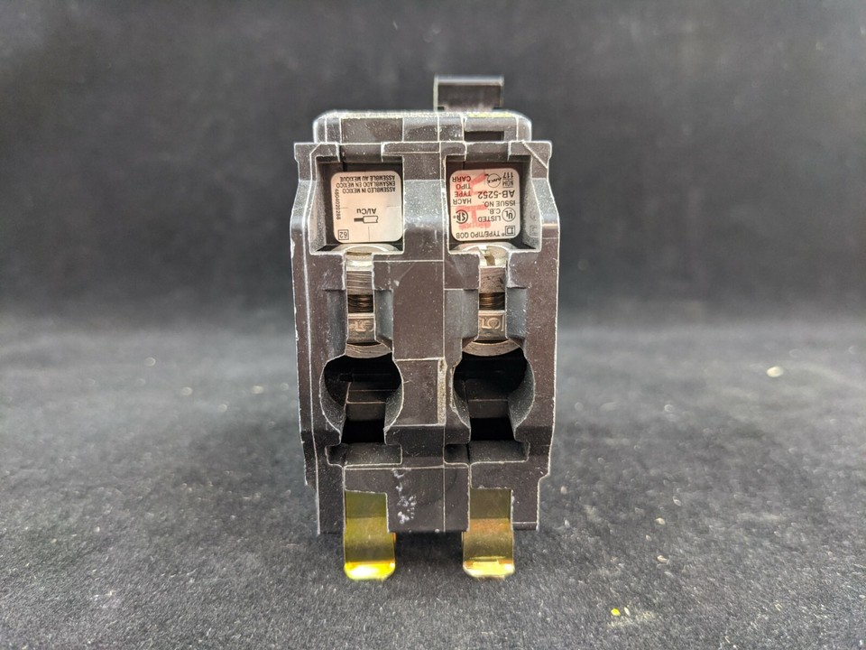 Square D QOB240 40 AMP 2 POLE Miniature Circuit Breaker Bolt On BOX OF ...