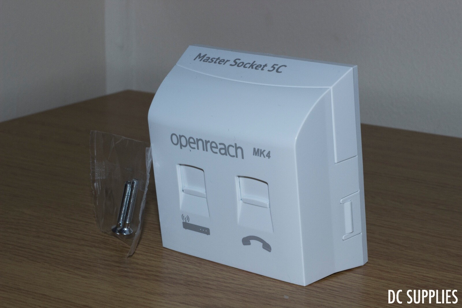 OpenReach BT Master Socket NTE5C MK2 + MK4 + Back Box NEW 2018 Screws ...