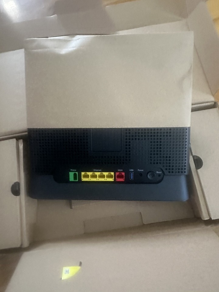 EE Smart Hub Plus - Latest Model - WiFi 6 - SH32B - New In Box 2.5G Wan ...