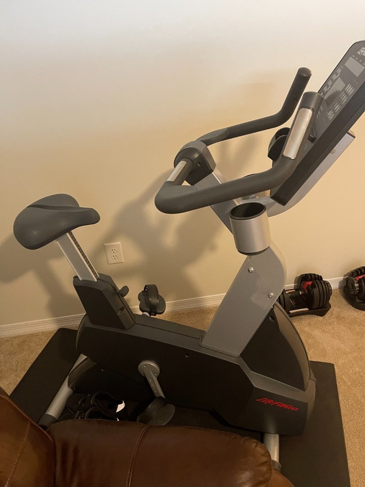 Life Fitness Integrity Series Upright Lifecycle Exercise bike (CLSC) | eBay