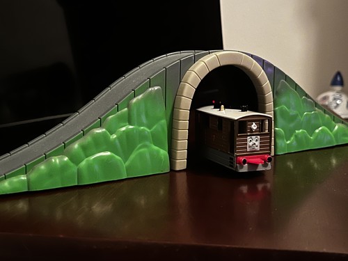 ERTL Thomas The Tank Engine & Friends - Road Bridge Accessory w/ Toby ...