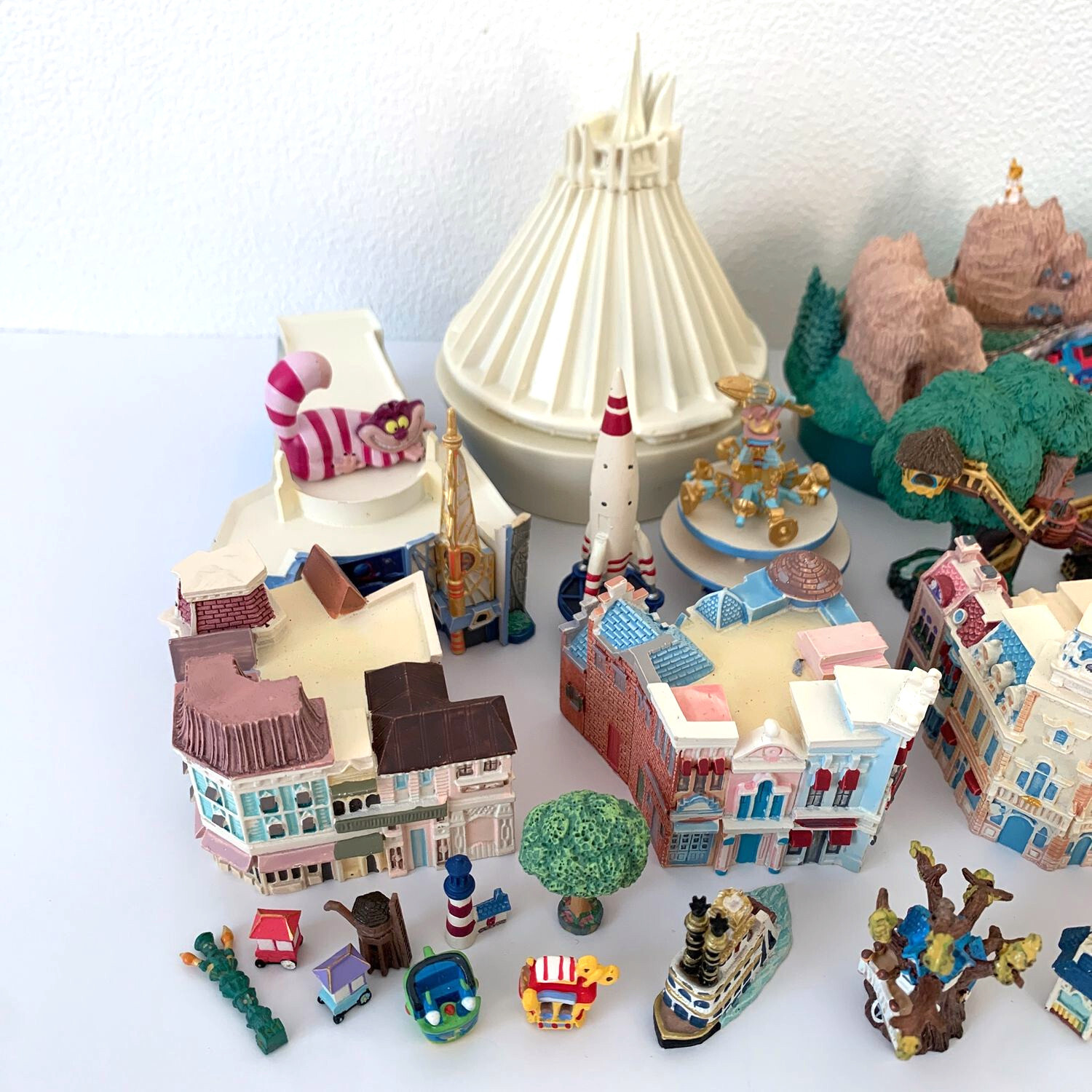 Disneyland California SMALL WORLD SPACE MOUNTAIN etc Diorama Miniature ...