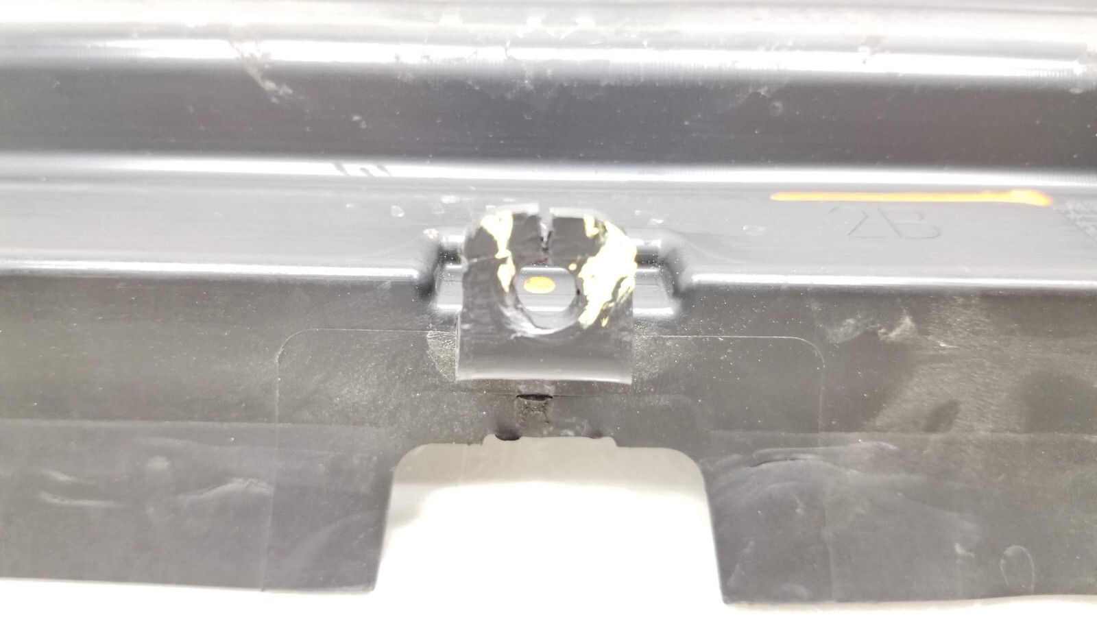 2018 - 2020 BUICK ENCLAVE GENUINE RADIATOR AIR BAFFLE 84342309 / ...