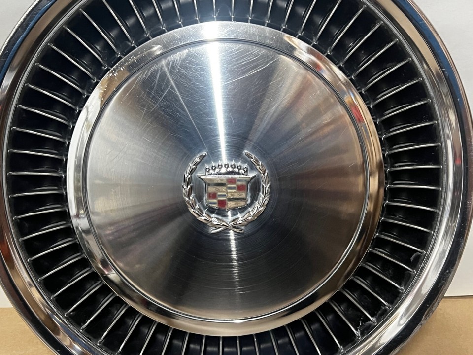 74 Cadillac Fleetwood 15" TURBINE HUBCAP WHEEL COVER W/CREST WREATH ...