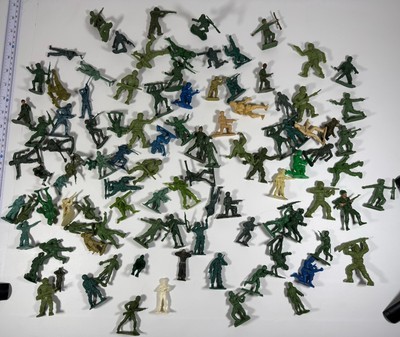 Large Lot 100 Plastic Mini Army Men Vintage Toy Soldiers MPC & Others ...