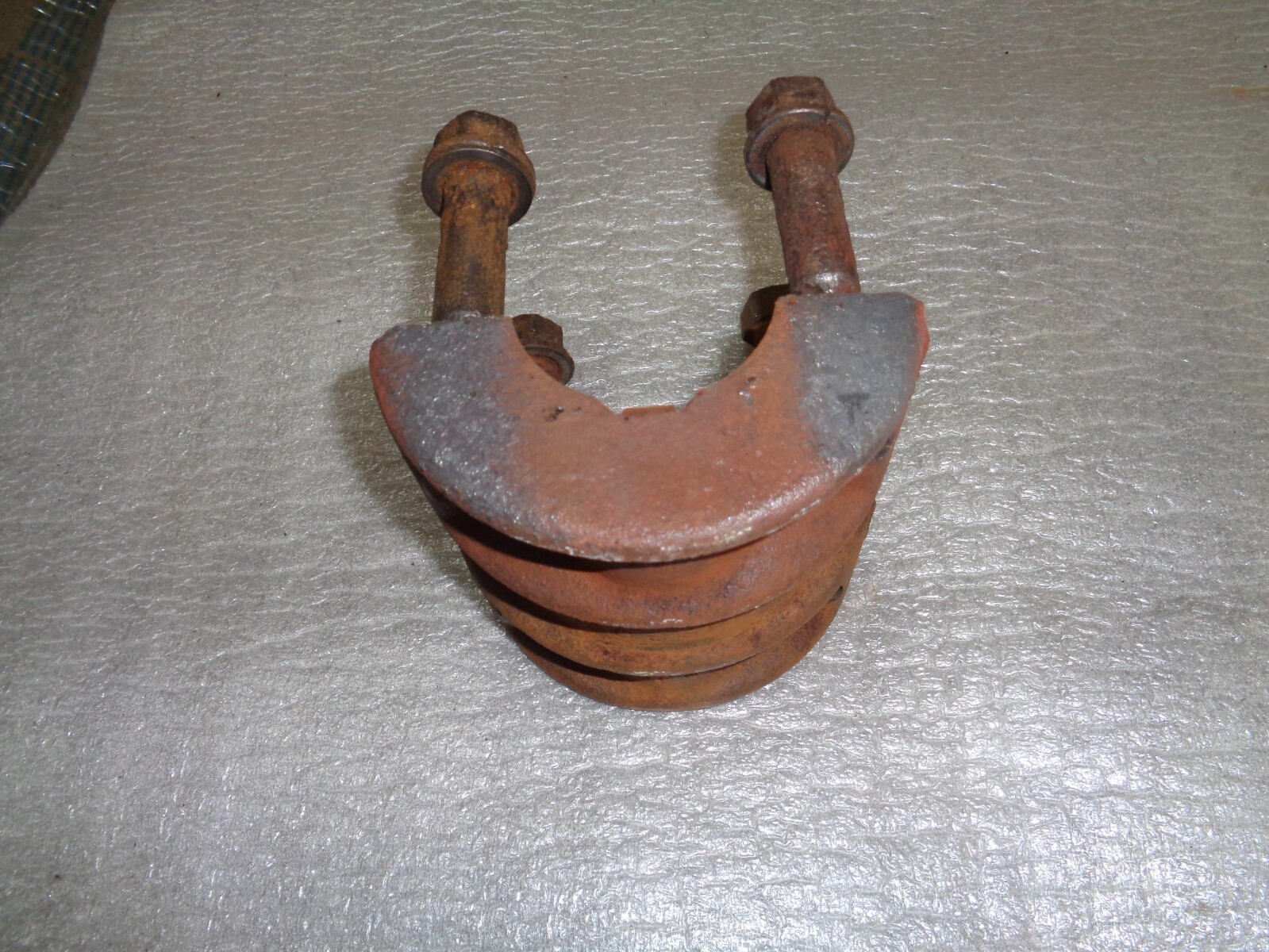 FARMALL H. REAR HUB / AXLE WEDGE CENTER. | eBay