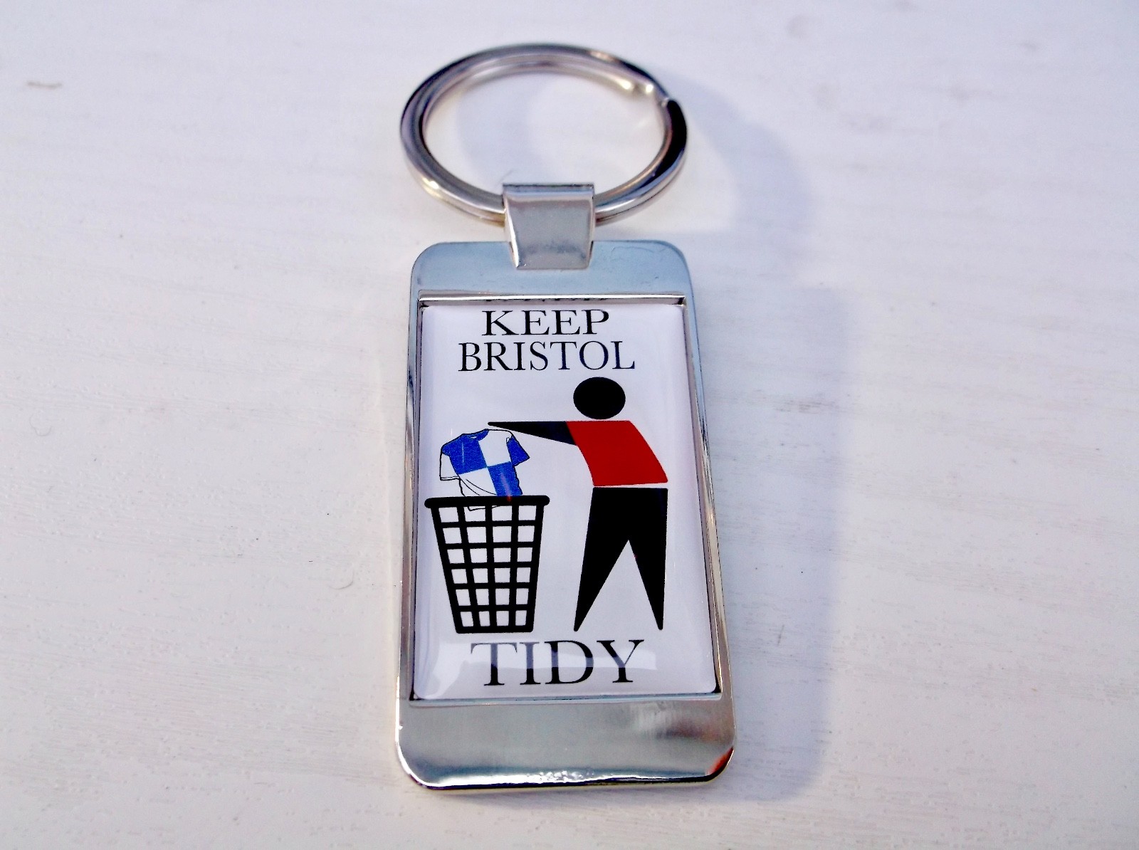 BRISTOL CITY SUPPORTERS KEEP YOUR AREA TIDY BADGE KEYRING KEY FOB CHAIN ...