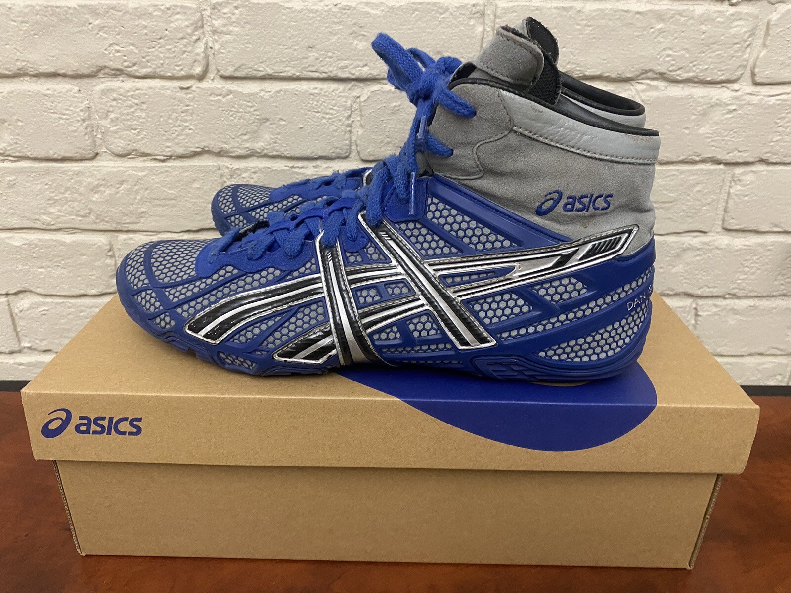Men’s Asics Dan Gable Ultimate Wrestling Shoe Size 11… - Gem