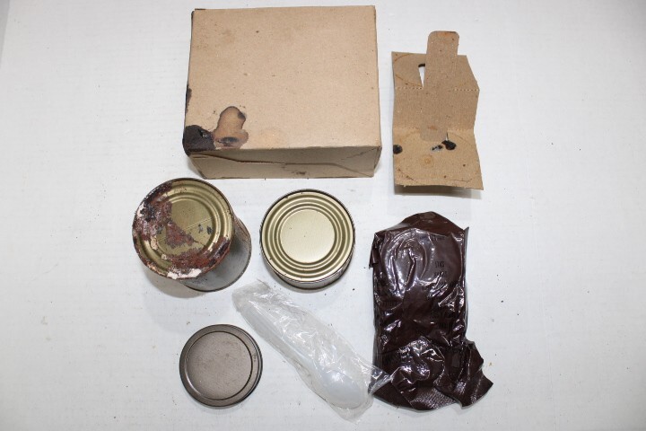 US Military Vietnam War COMBAT B-2 Unit MRE C-RATION Meal + ACCESSORY ...