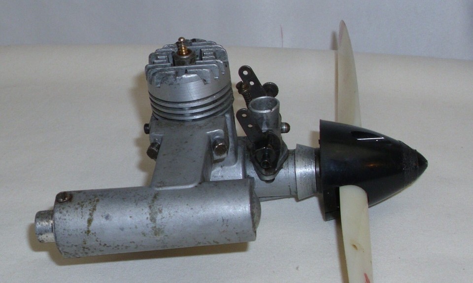 FOX UNMARKED RC ENGINE FOR GAS AIRPLANE OR TETHER CAR WITH PROP ...