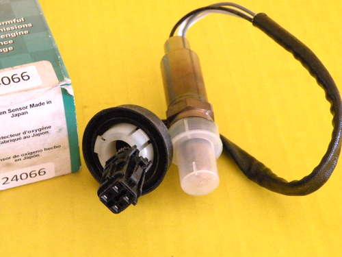 NTK / NGK 24066 Oxygen Sensor For 1994 1995 1996 1997 1998 Hyundai ...