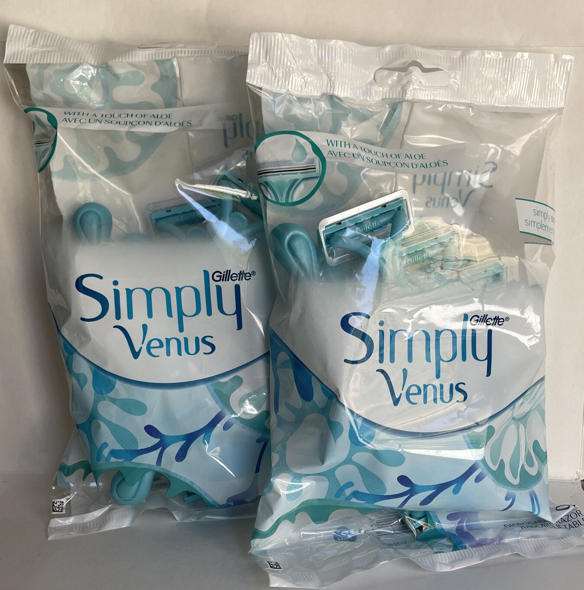 Venus Razors Logo Gillette Women's Razor Handle + 2 Blade Refills 1