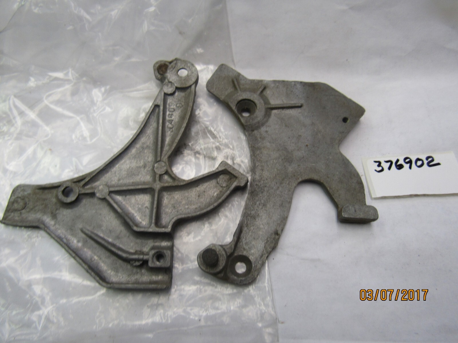 2 NEW OEM OMC JOHNSON EVINRUDE ANCHOR BRACKETS 376902 | eBay