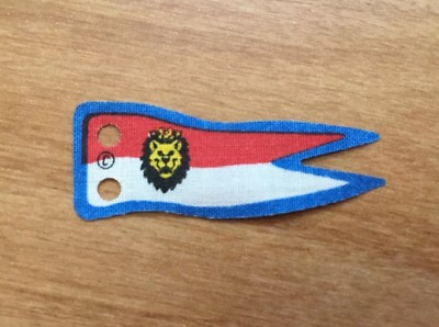 LEGO Cloth Flag 5 x 2 Banner with Royal Knights Lion Head Pattern 6044 ...