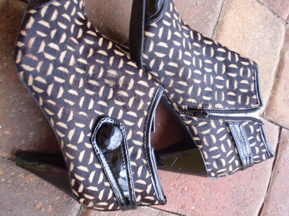 ~FRANCO SARTO~NOVO~Black&Beige Cow Fur Leather Ancle Booties Shoes size ...