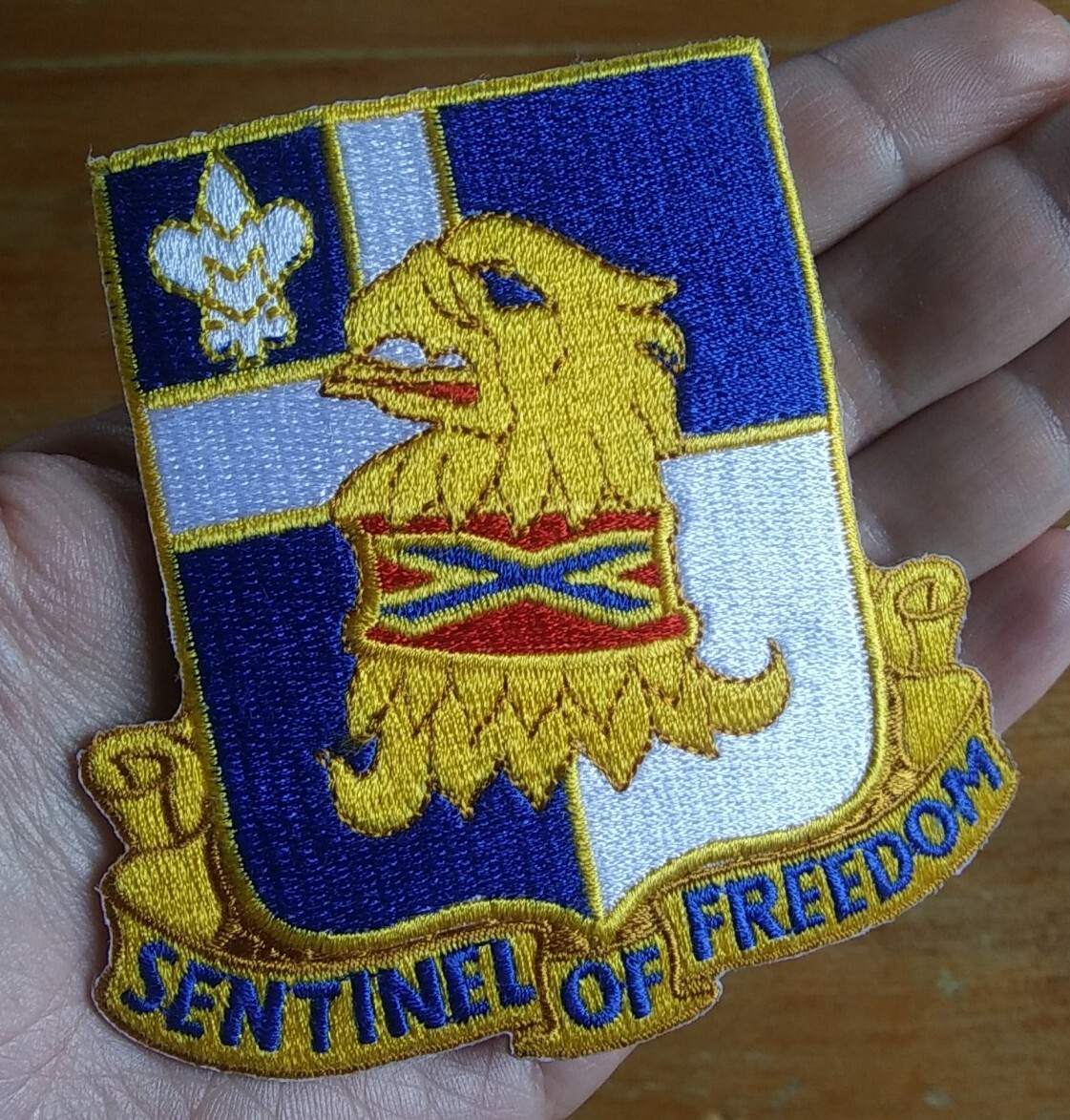US ARMY 122nd Infantry Regiment Unit Crest SENTINEL OF FREEDOM Military ...