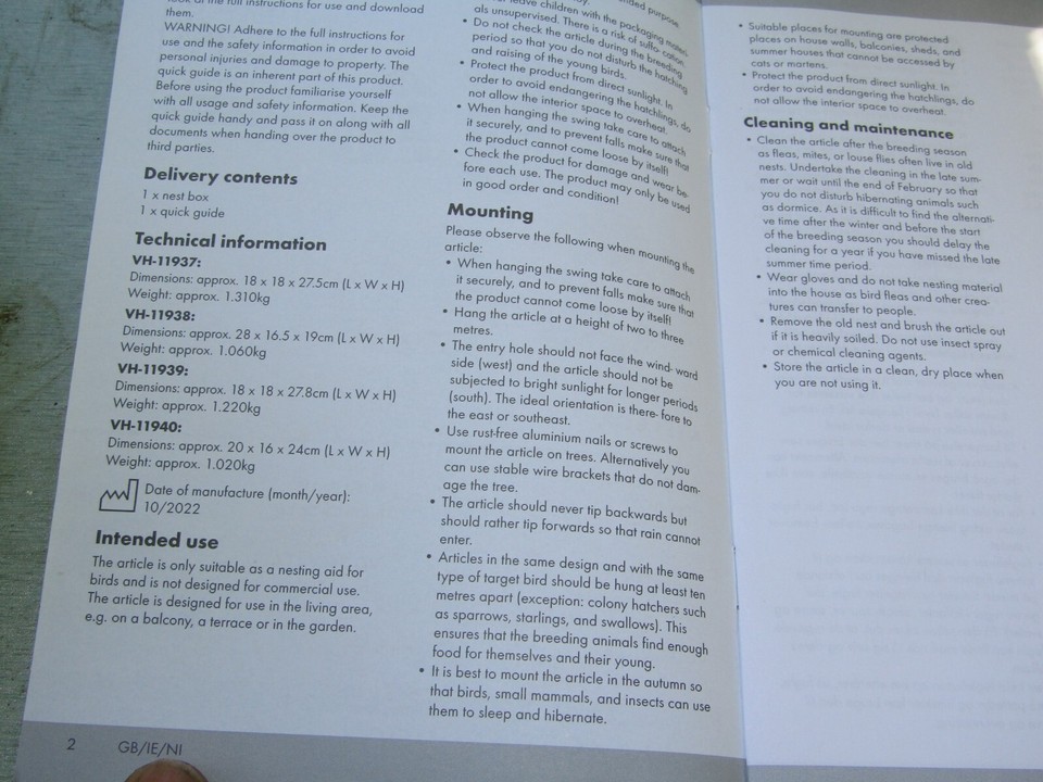 Zoofari Caravan Bird House Surf Beach Colourful Cute Hanging Tit ...