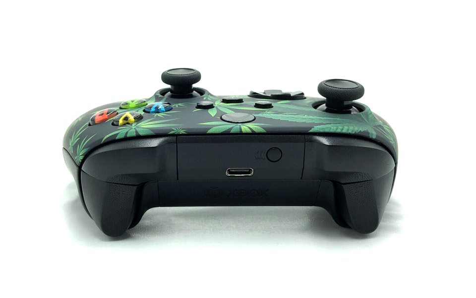 Custom Microsoft Xbox Series X / S Controller - Soft Touch Green Weeds ...
