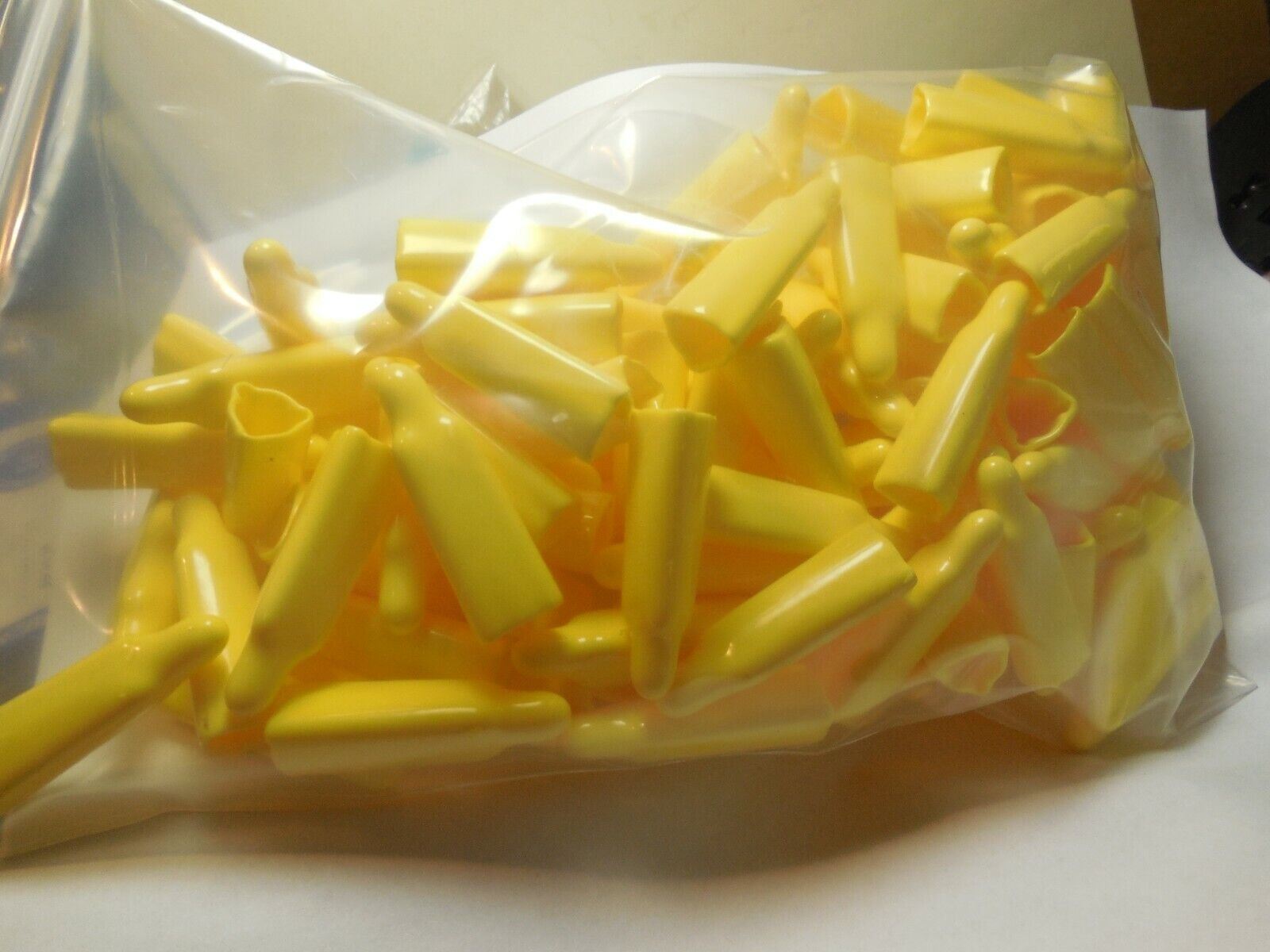(100 Pcs) CAPLUGS, VVC-2222 PVCYEL501 YELLOW , Vinyl Vented Caps, NEW ...