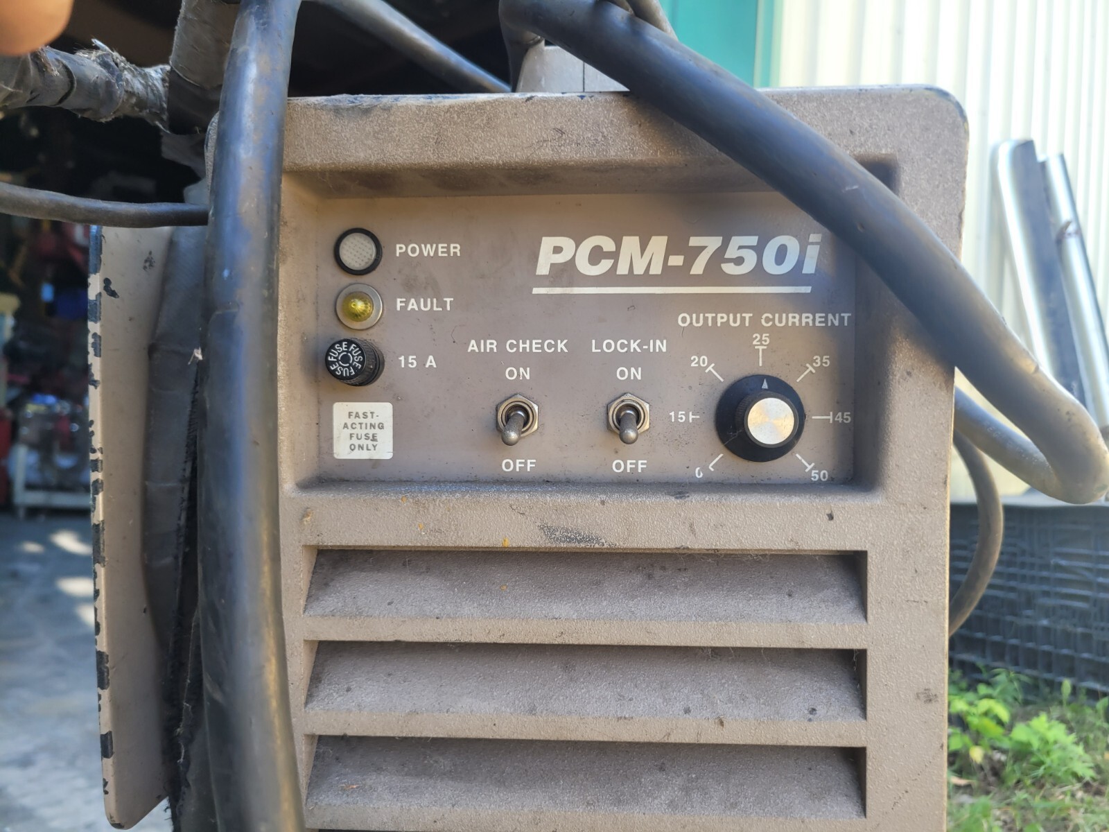 ESAB PCM-750i Plasma Cutter 50 Amp Max Output Current w/Cutting Torch ...