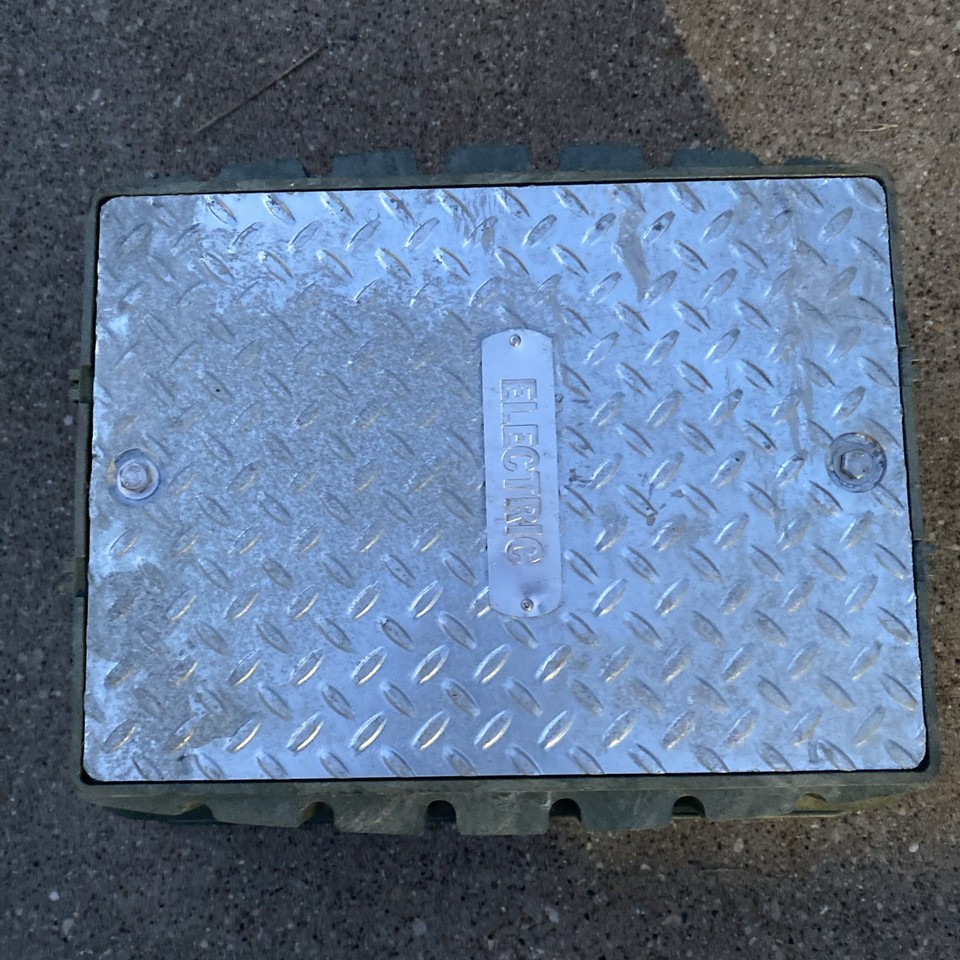 PENCELL Underground HDPE Enclosure W/Electric Cover 23.5 X 19 X 12 | eBay